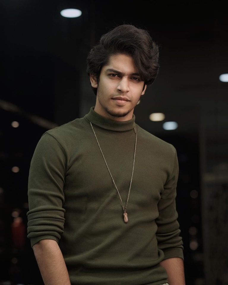 A Peep into the Wardrobe- Roshan Abdul Rahoof | FWD Life Magazine