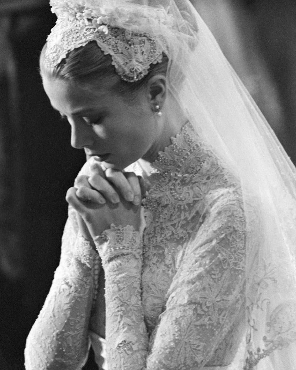 An Epic Wedding Dress - Journey of Grace Kelly, an actress to princess ...